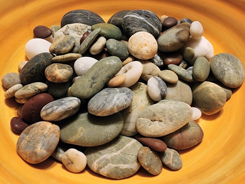 100 Lovely Natural Almost Round and Oval Beach Stones Rock Art Mosaic ...