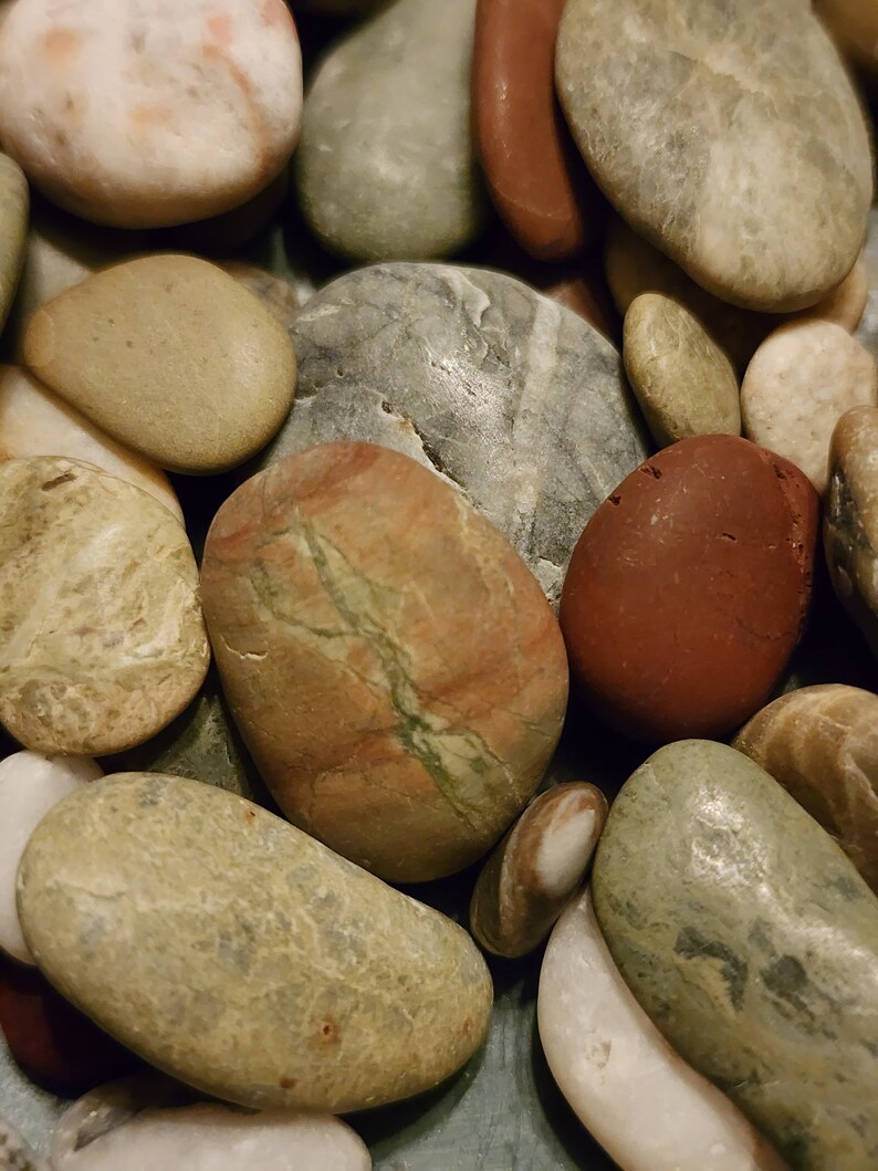 100 Lovely Natural Almost Round and Oval Beach Stones Rock Art Mosaic ...