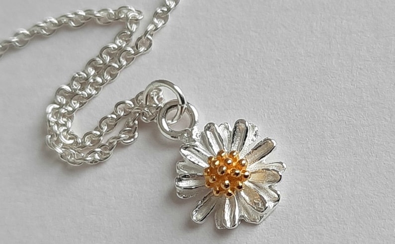 Dainty Silver Daisy Charm Necklace: Floral Jewelry - Etsy UK