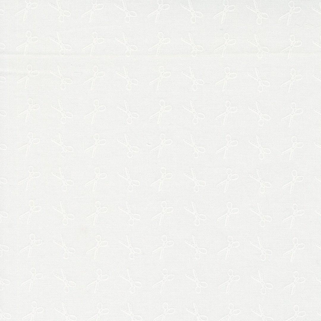 Linen Cupboard Scissors Chantilly White 20483 22 by Fig Tree- Moda- 1/2 ...