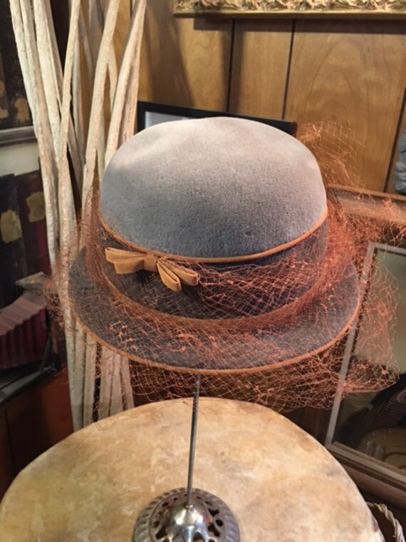 Antique ladies' hat from the Art Nouveau period. 1900… - Gem