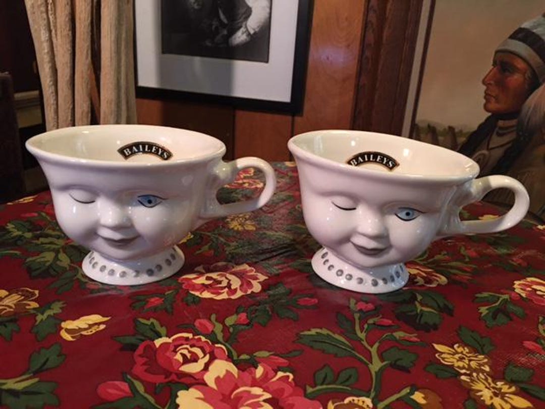 Set of 2 Vintage Bailey's Irish Cream Smiling Face Mugs Helen Hunt ...