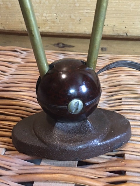 Antique 1930's TV Rabbit Ears Antenna Bakelite Heavy Metal PTO-1000-2 ...