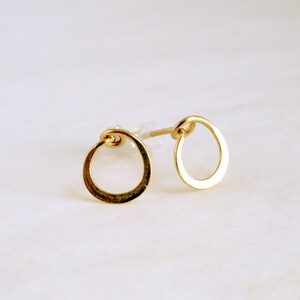 Wire Circle Earrings Gold O Studs Round Gold Stud Earrings Hammered ...