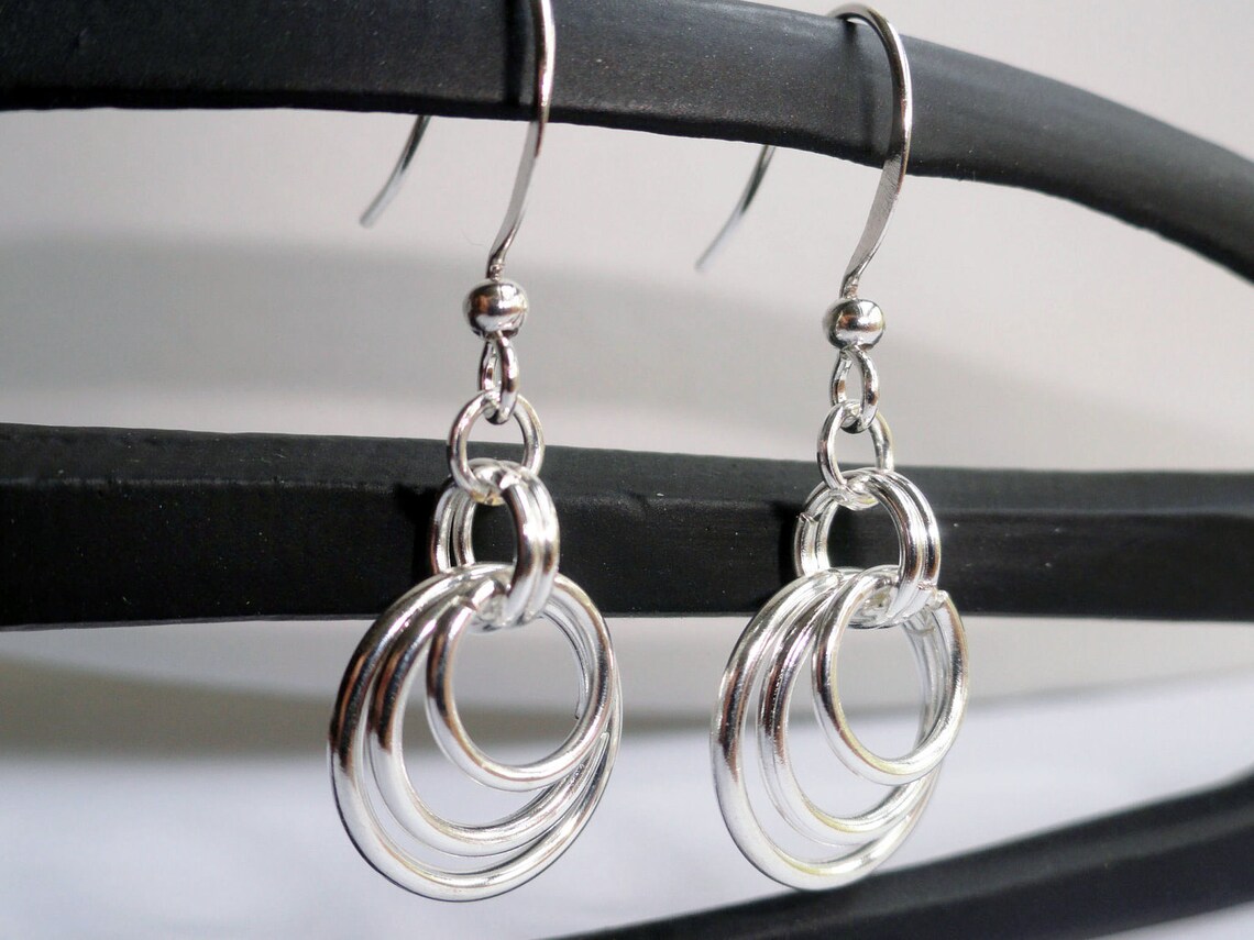 Chainmaille earrings silver chainmail graduating hoops | Etsy