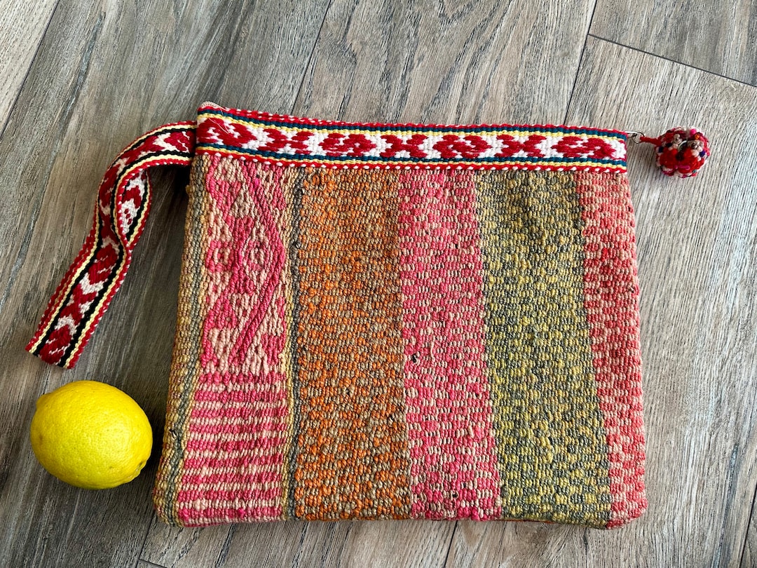 Handmade Peruvian Wool Zipper Pouch: Colorful Travel Accessory Bag (12 ...