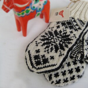 Mittens in Scandinavian Design LIZBET - Etsy Norway