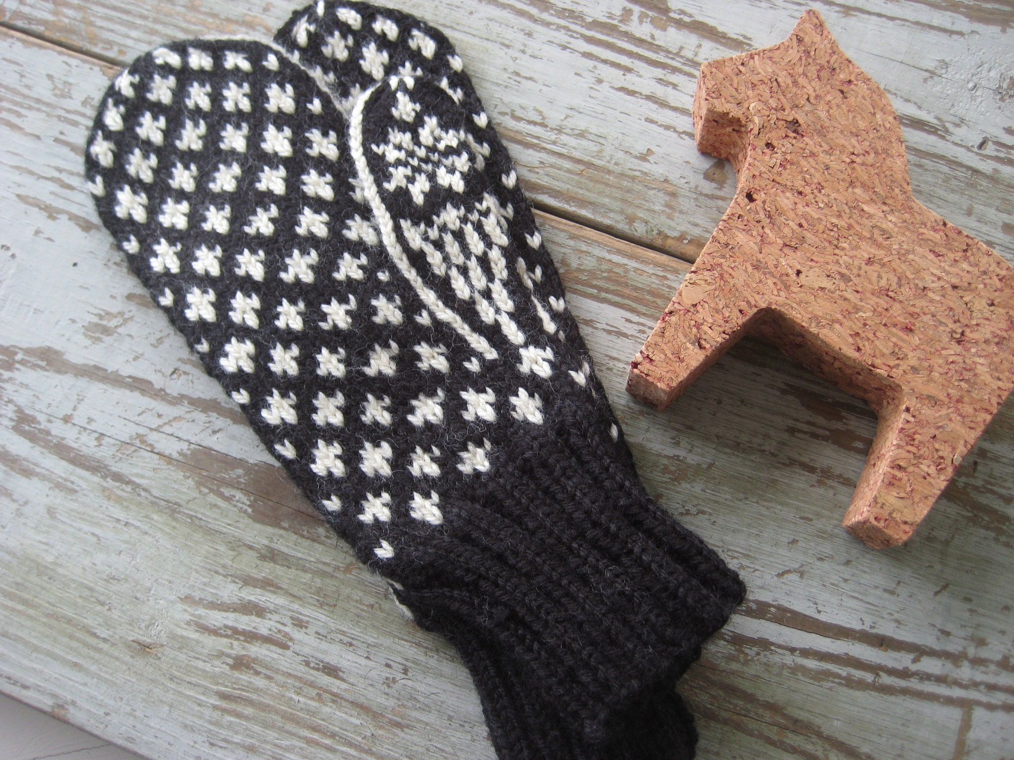 Mittens in Traditional Scandinavian Snowflake Design INGA - Etsy