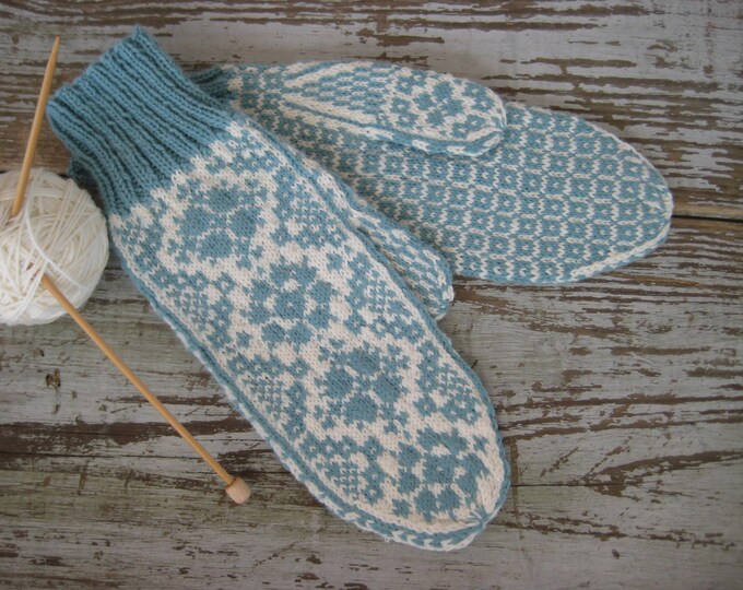 Mittens in a Scandinavian Vintage-inspired Pattern SYLVI - Etsy