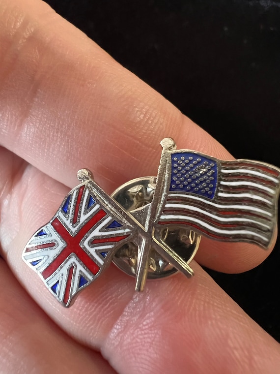 Vintage British/USA double flag lapel pin - Gem