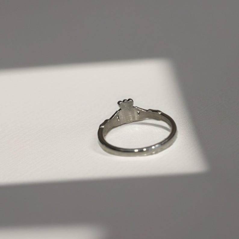Classic Claddagh Heart Ring: Celtic Love Loyalty Friendship Band Sizes ...