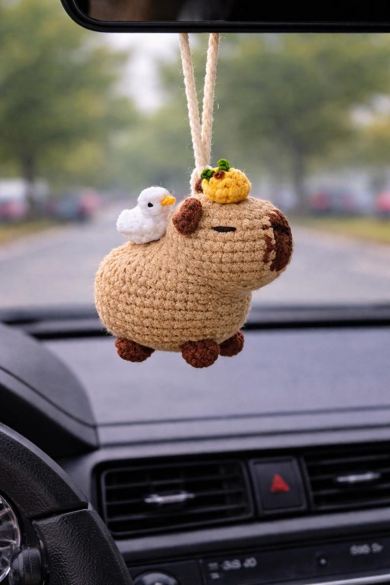 Crochet Capybara Car Charm, Cute Capybara Rearview Mirror Hanging ...
