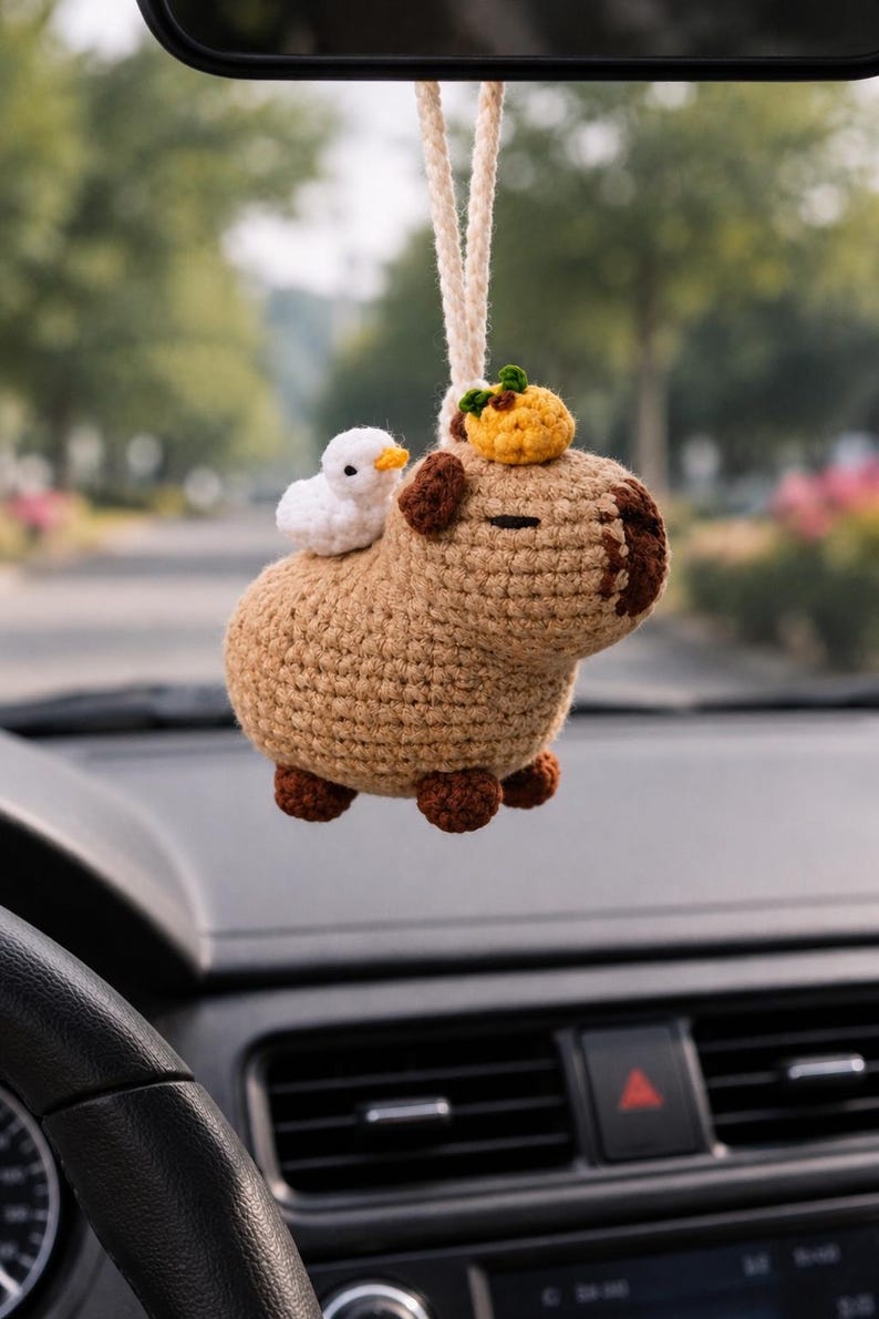 Crochet Capybara Car Charm, Cute Capybara Rearview Mirror Hanging ...