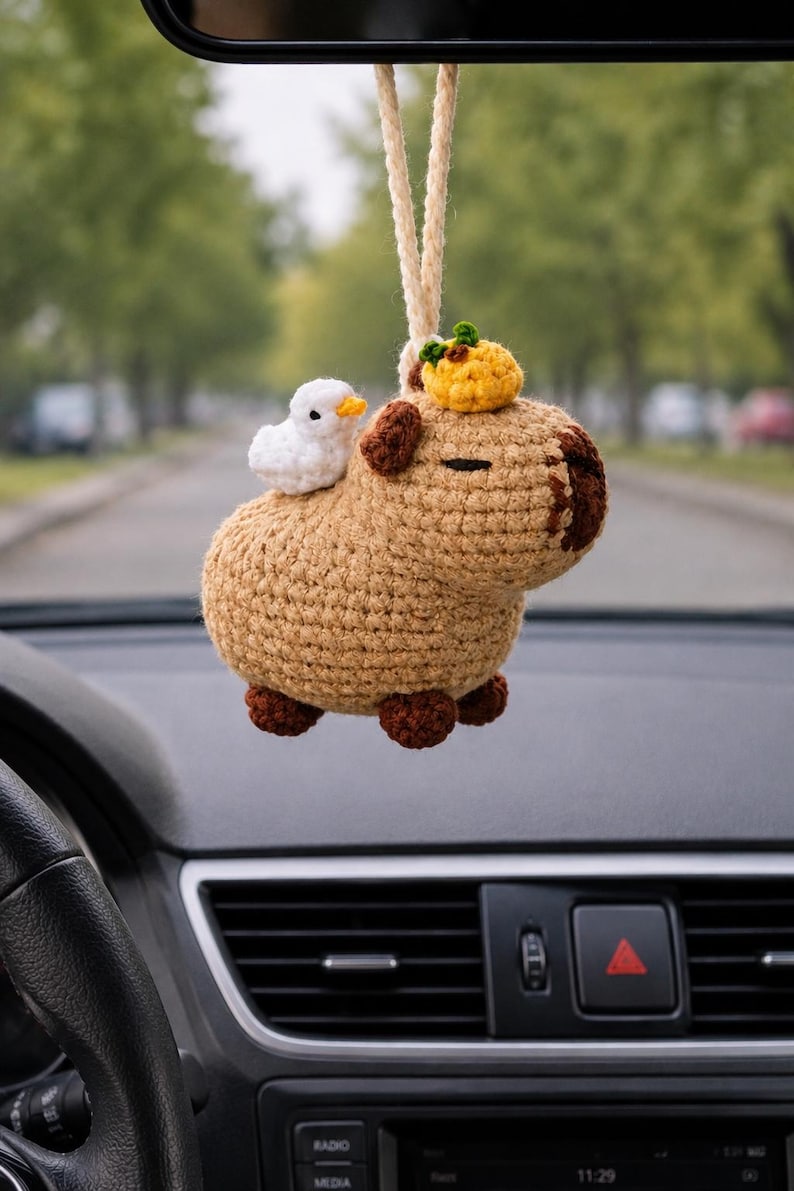 Crochet Capybara Car Charm, Cute Capybara Rearview Mirror Hanging ...
