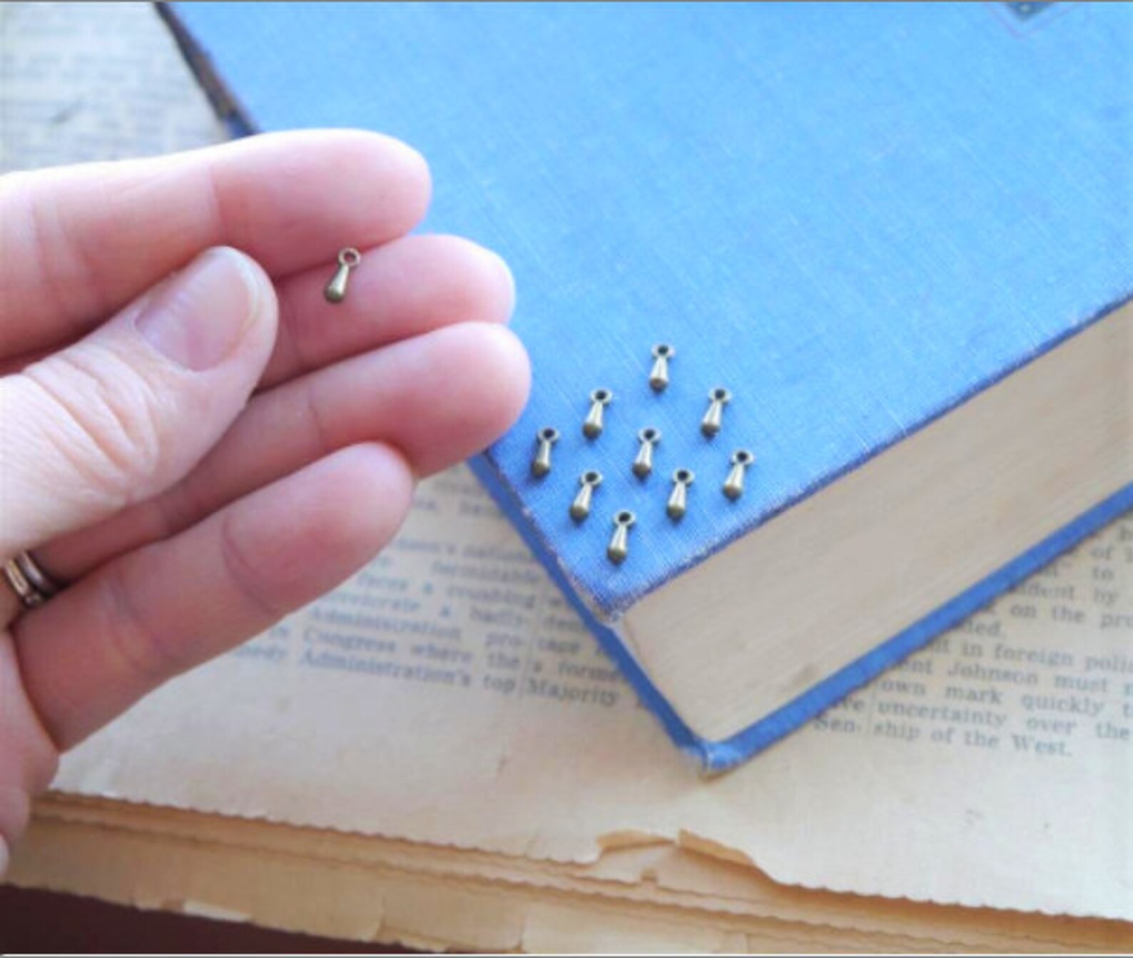 100 Pcs Antique Bronze Small Drops Necklace Ends 7mm BC1052 - Etsy