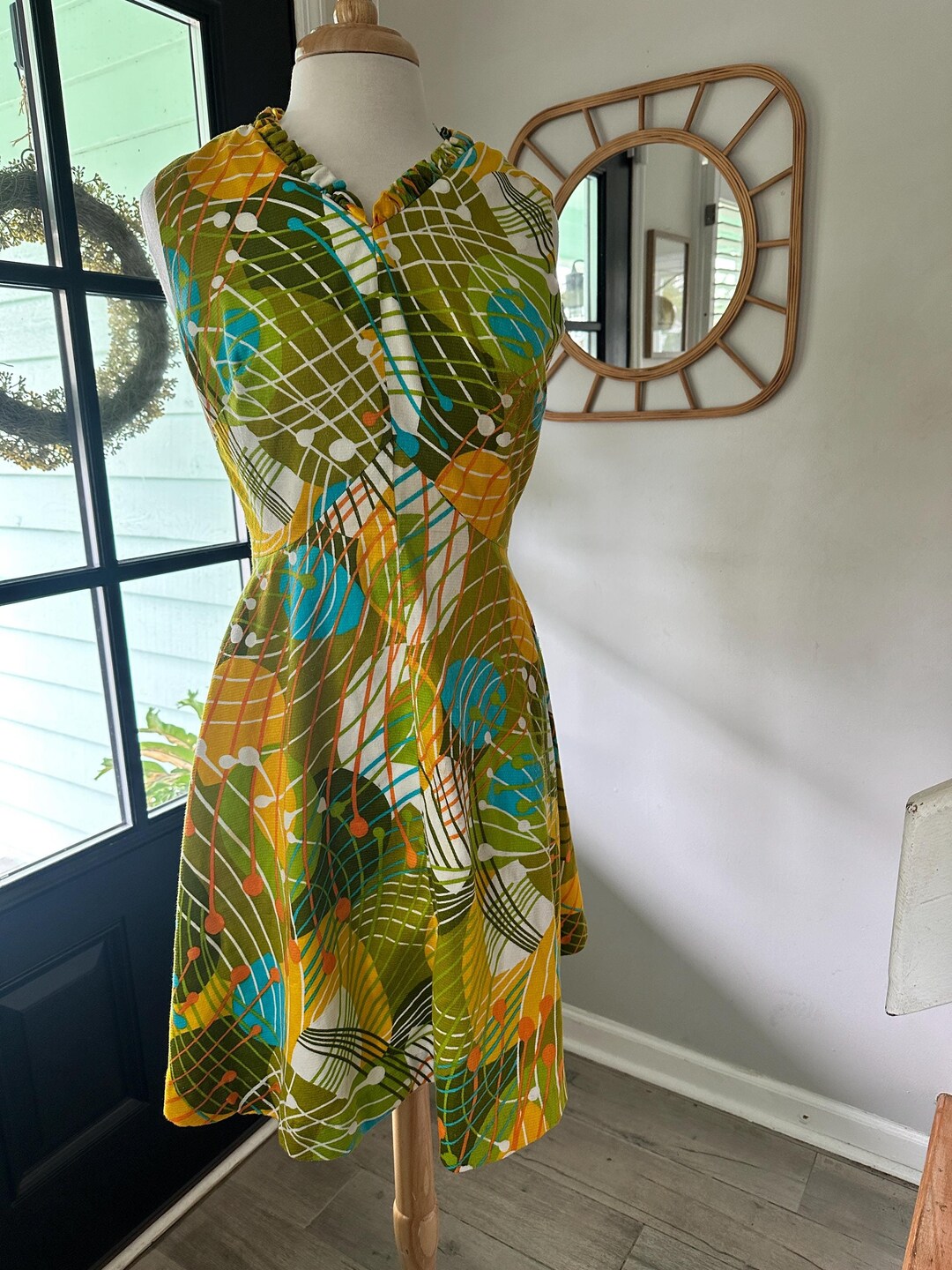 Vintage 1960s Jaree Classic Sleeveless Mod Psychedlic Dress - Green ...
