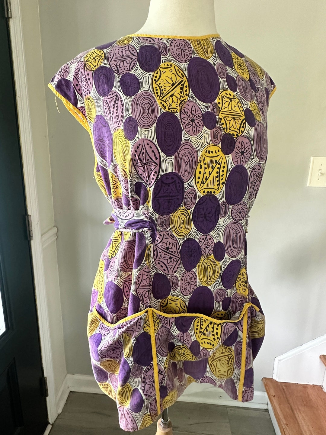 Vintage 1950s or 1960s Smock Apron With Pouches Purple and Yellow ...