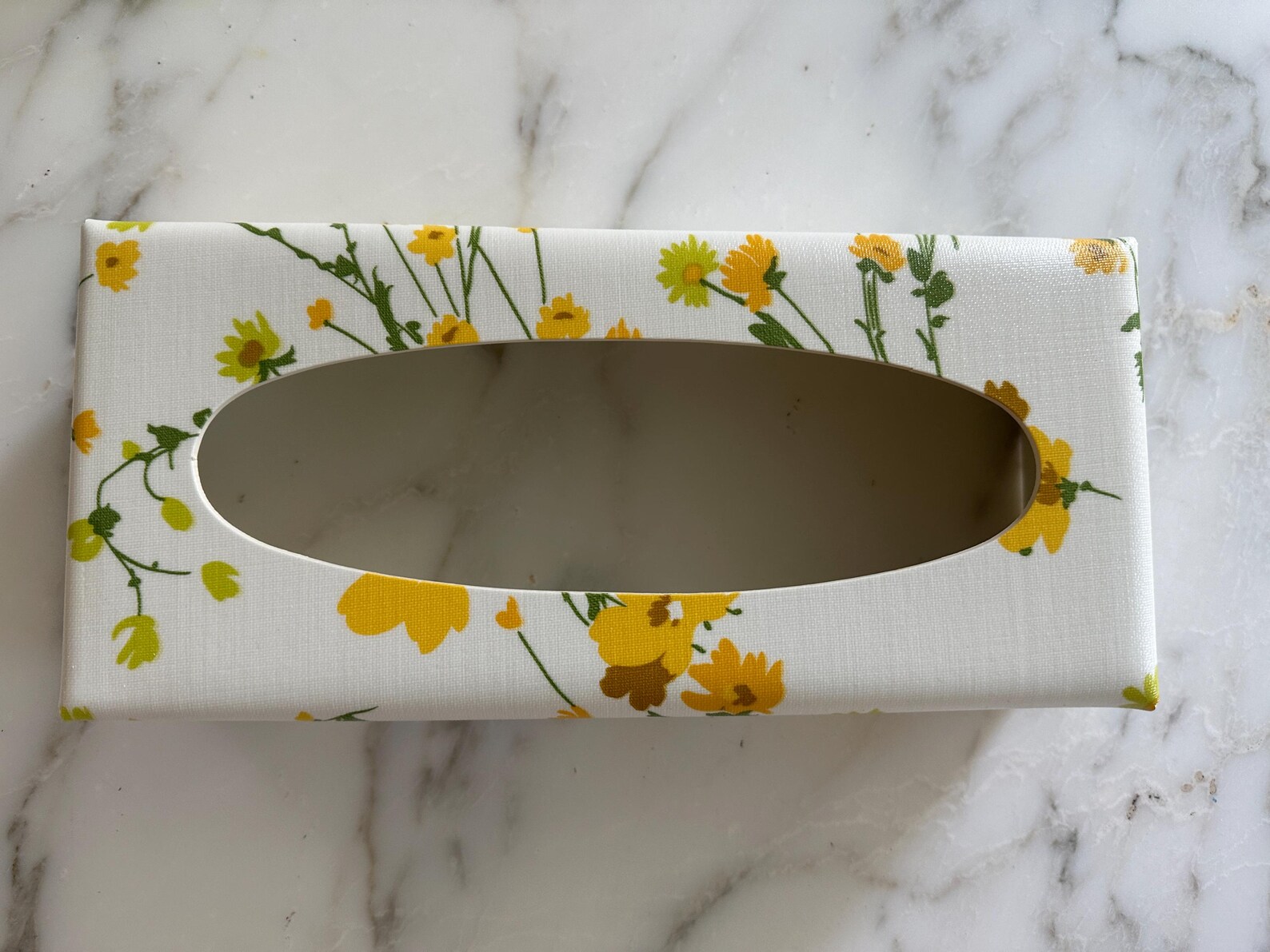 Vintage 1960s or 1970s Plastic Tissue Kleenex Box - White and Yellow ...