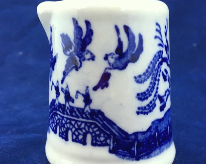 Walker Hotel Restaurant Ware Diner China Blue Willow Pattern on White 1 ...