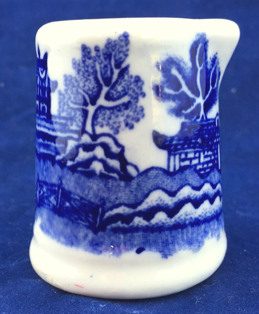 Walker Hotel Restaurant Ware Diner China Blue Willow Pattern on White 1 ...