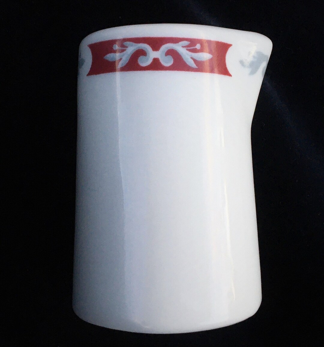 Syracuse embassy Border Pattern on 2.5-oz boston Shape Unhandled ...