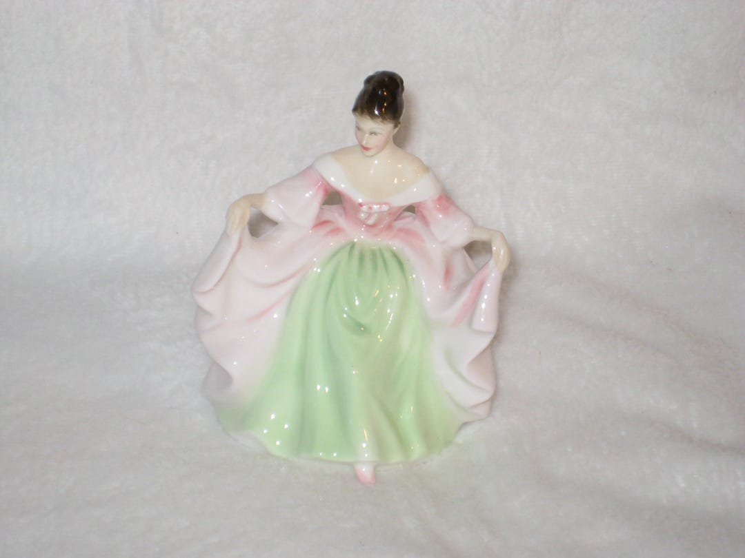 Vintage 1980 Royal Doulton "sara" Figure HN 3219 - Etsy UK