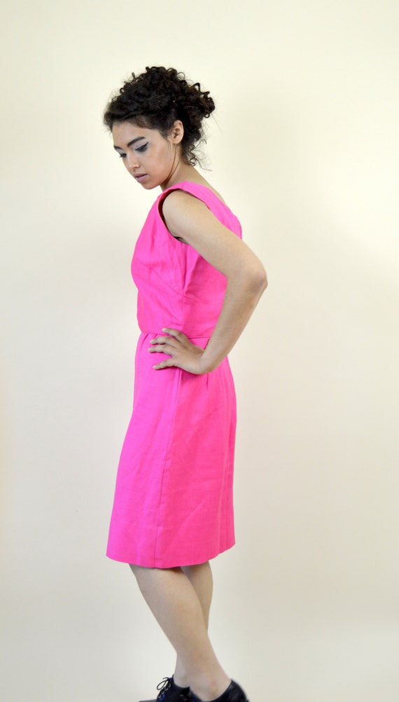 60's Pink Wiggle Fitted Cocktail Dress / Designer Ev… - Gem