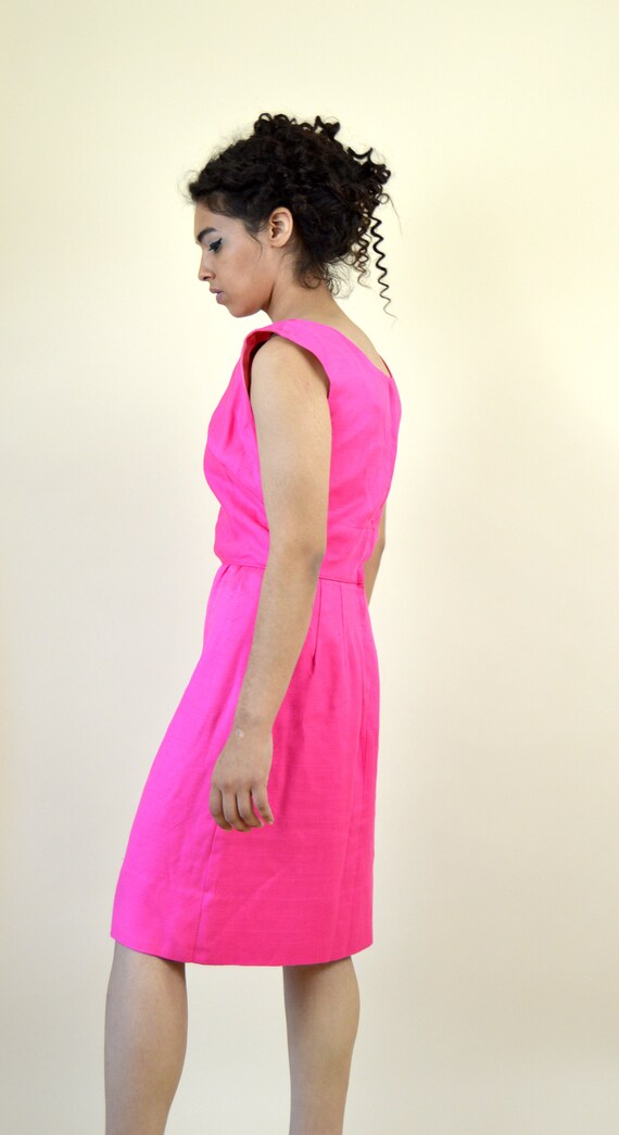 60's Pink Wiggle Fitted Cocktail Dress / Designer Ev… - Gem
