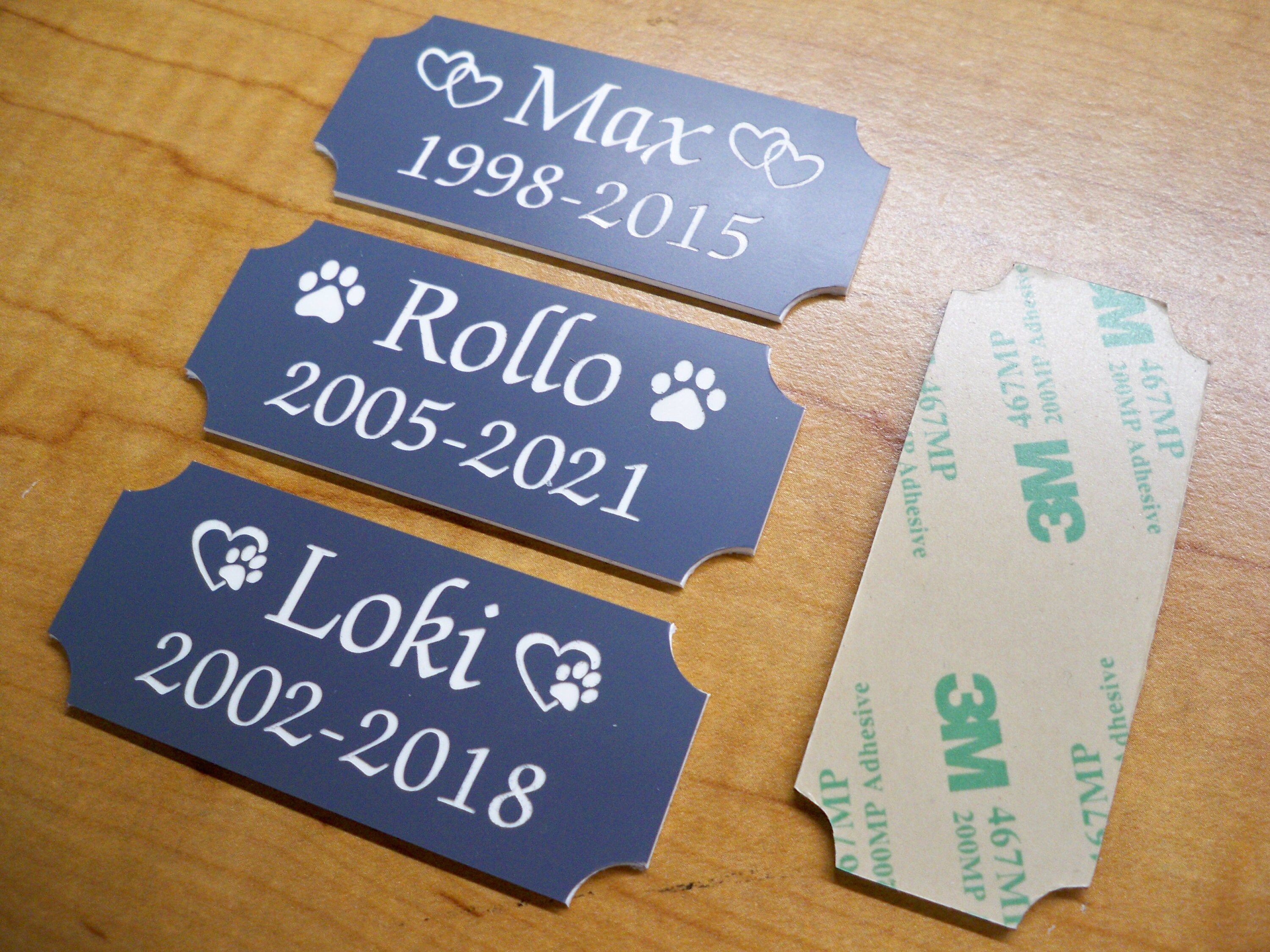 Custom Engraved 1.25x3-inch Gray Name Plate In Memory of | Etsy