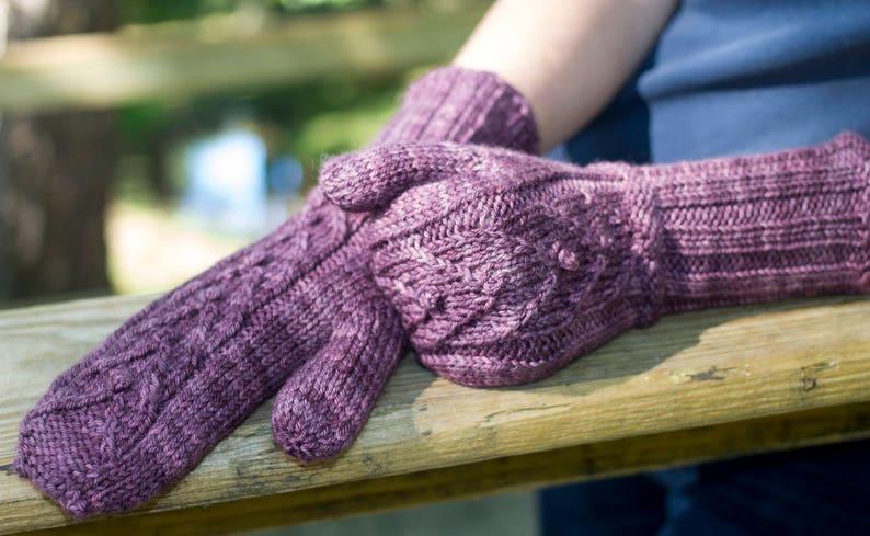 Smitten Mittens, Knitting Pattern / Mitten Pattern / Dk Weight Mitten ...