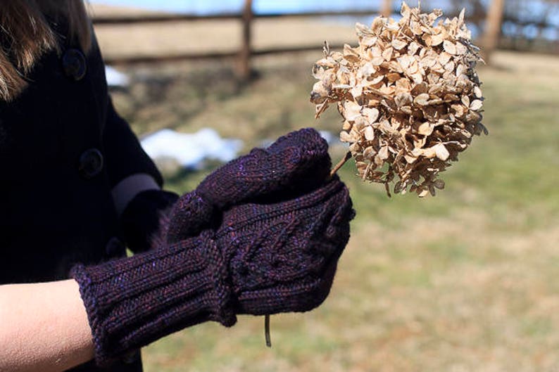 Smitten Mittens, Knitting Pattern / Mitten Pattern / Dk Weight Mitten ...