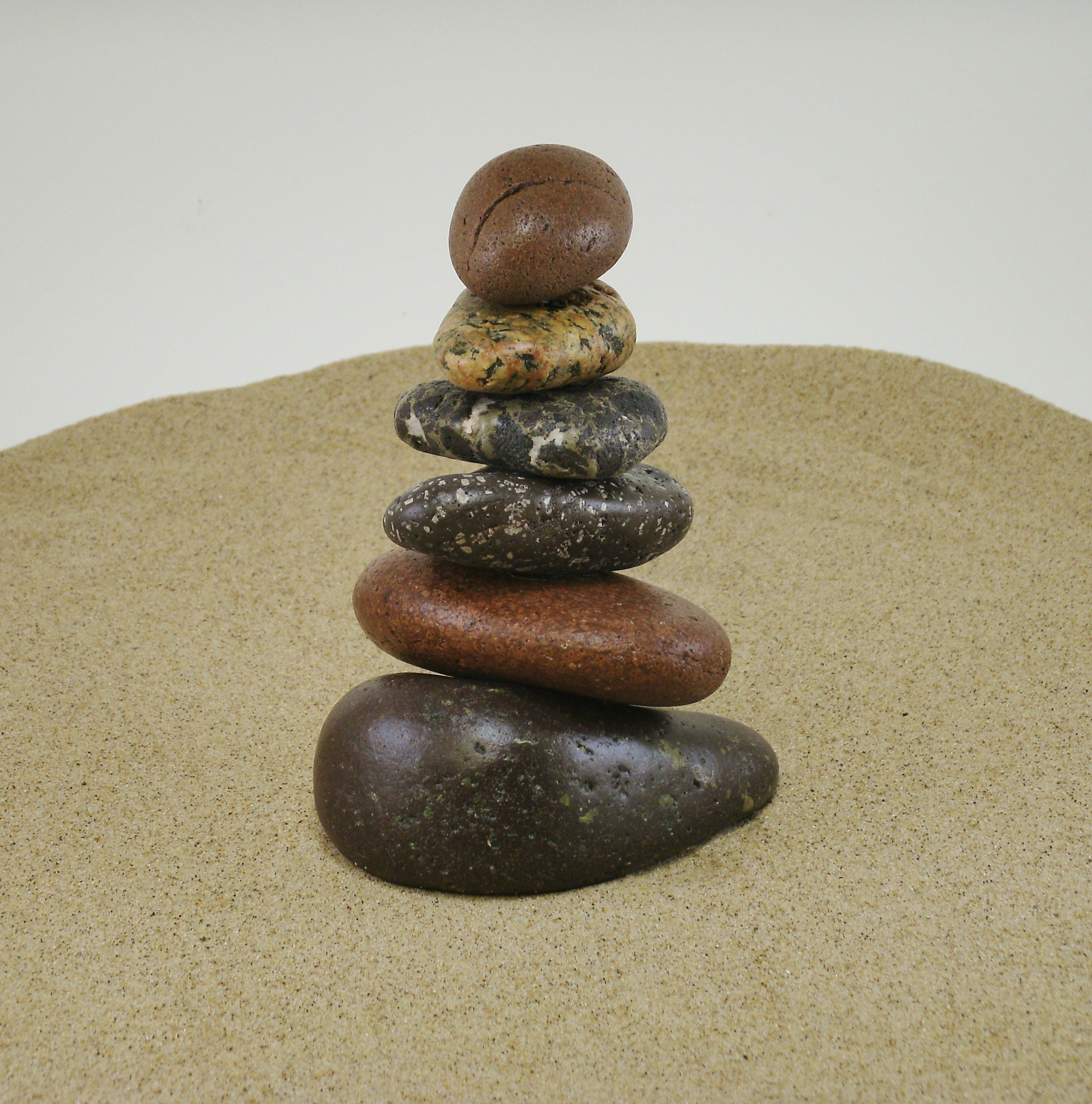 Rock Cairn, Lake Superior Stone Messenger Cairn Sculpture #42, Memorial ...