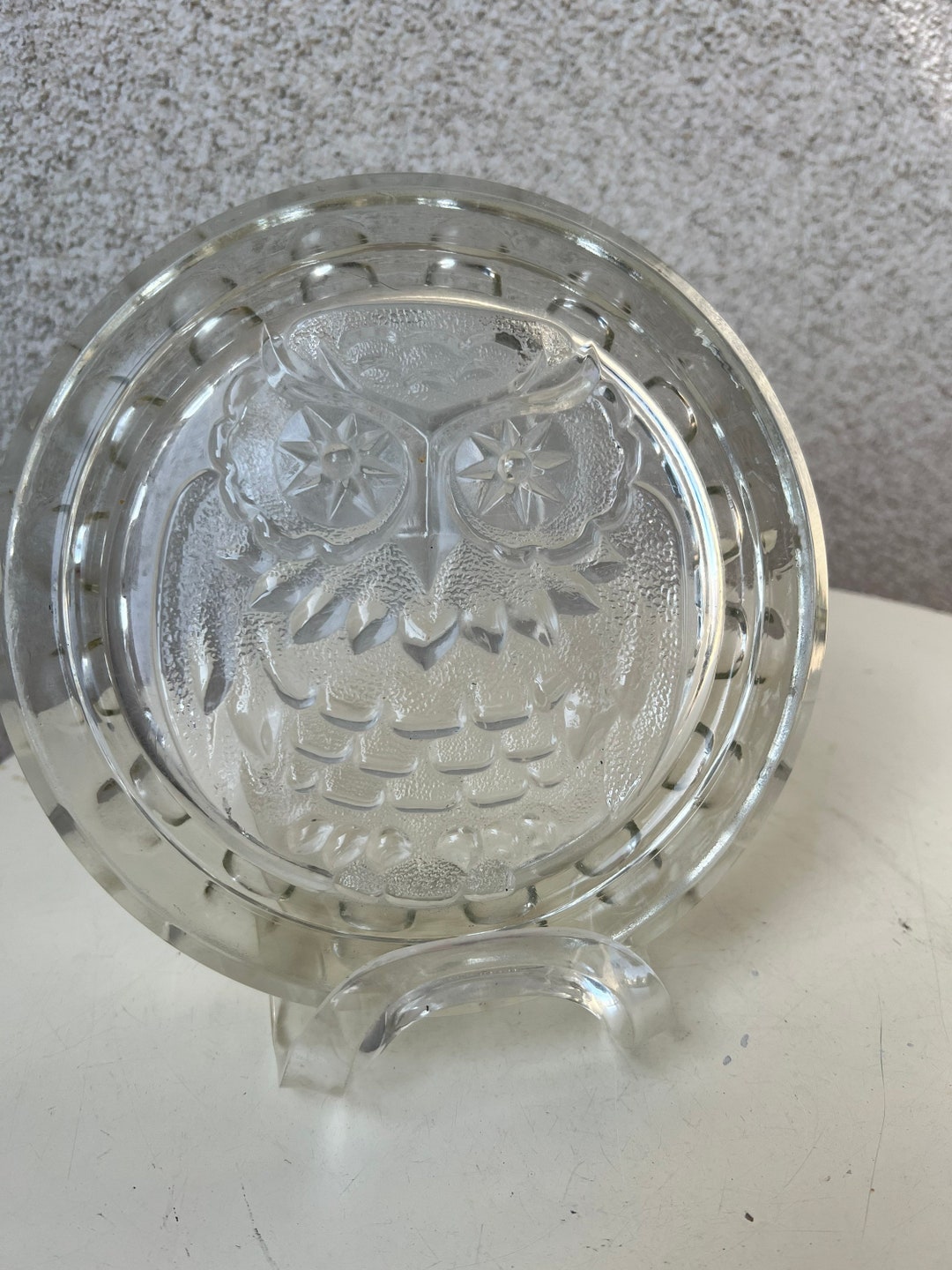 Vintage Kitsch Round Clear Glass Ashtray Owl Theme in Center 7” X 1.5 ...