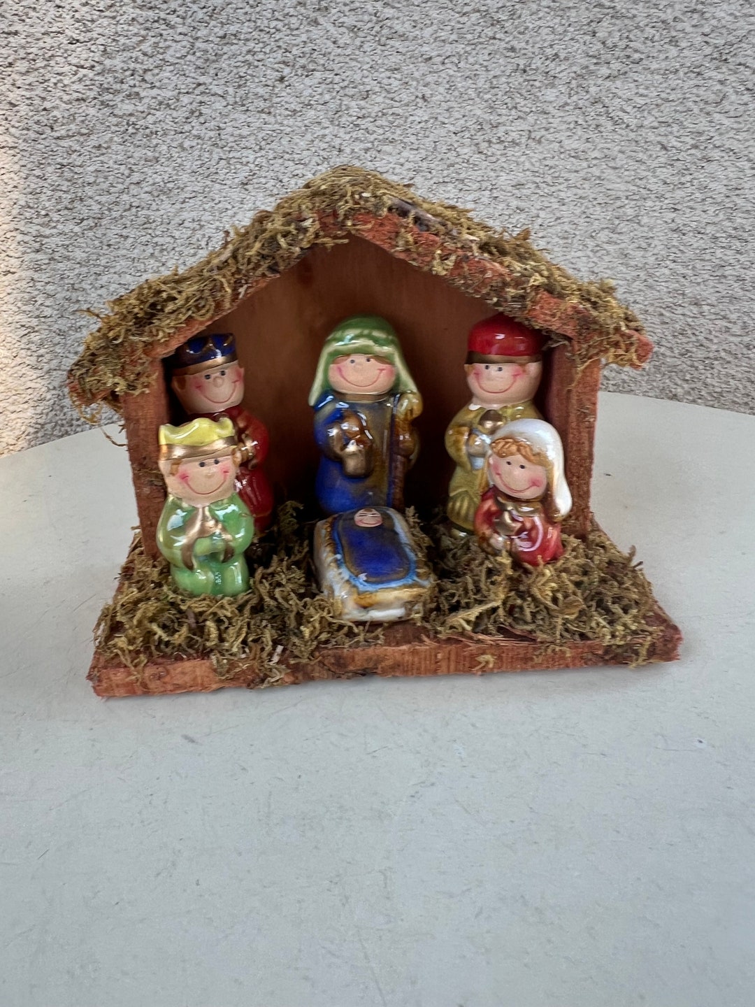 Vintage Small Ceramic Nativity Set in Wood Stable Size 5.5” X 4.5” X 2. ...