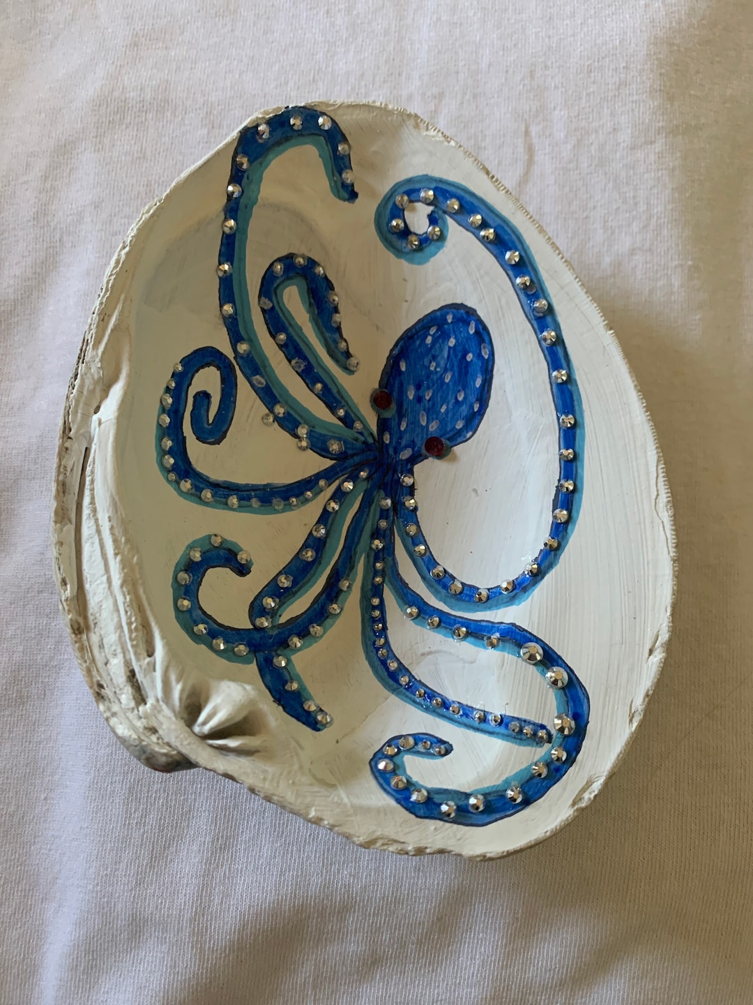 Rare Hand Painted Clam Shell. Hand Painted Octopus Inside Deep Shell ...