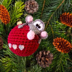 238 Bauble Crochet Pattern | Rat or Mouse on a Bauble Christmas Decor ...