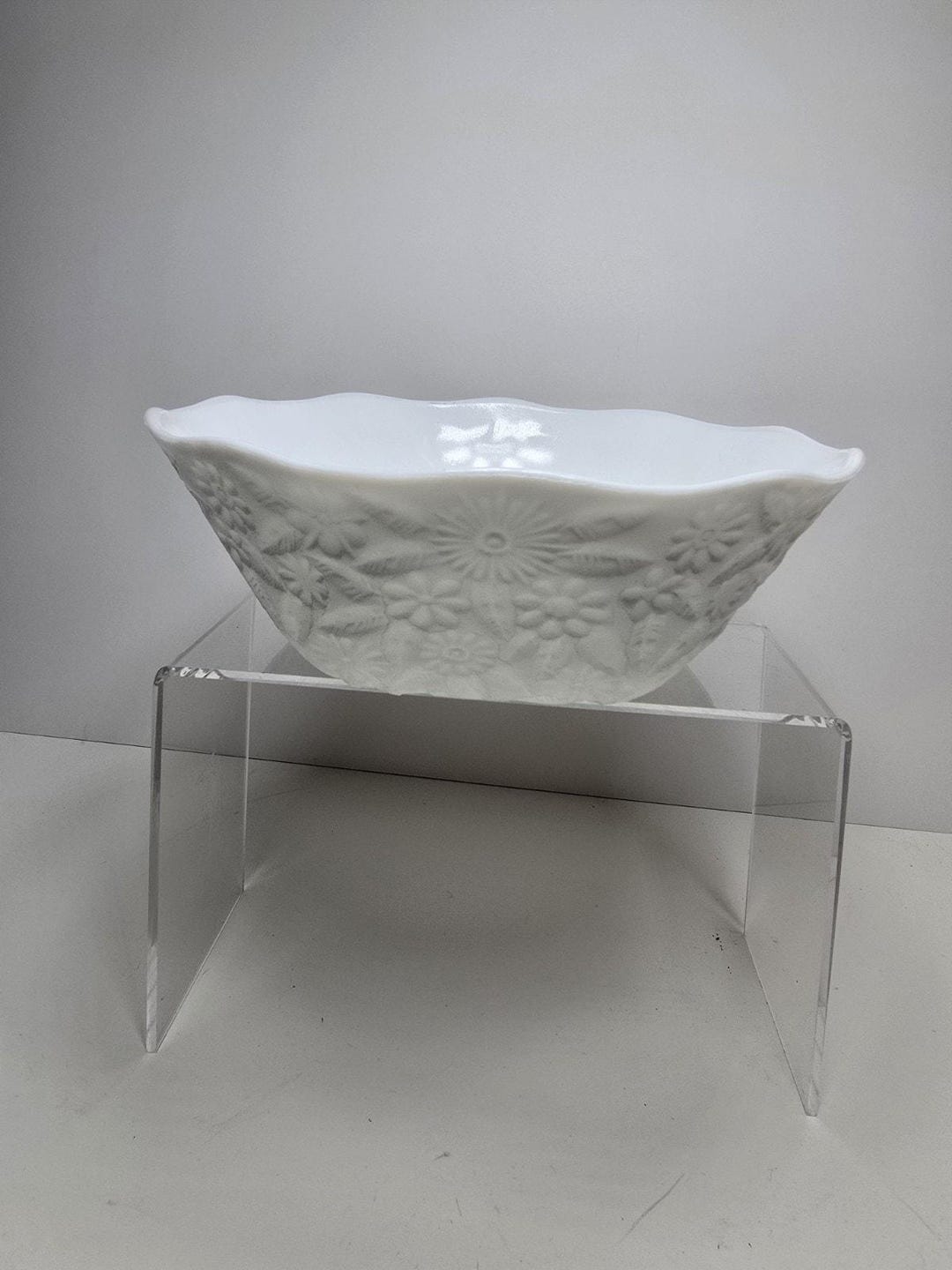 Vintage Indiana Glass Bowl Pineapple and Floral Pattern White Milk ...