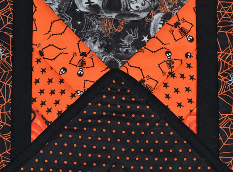 Skull Table Runner, Skull Quilt, Halloween Table Runner, Skeleton Quilt ...