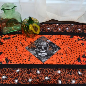 Skull Table Runner, Skull Quilt, Halloween Table Runner, Skeleton Quilt ...