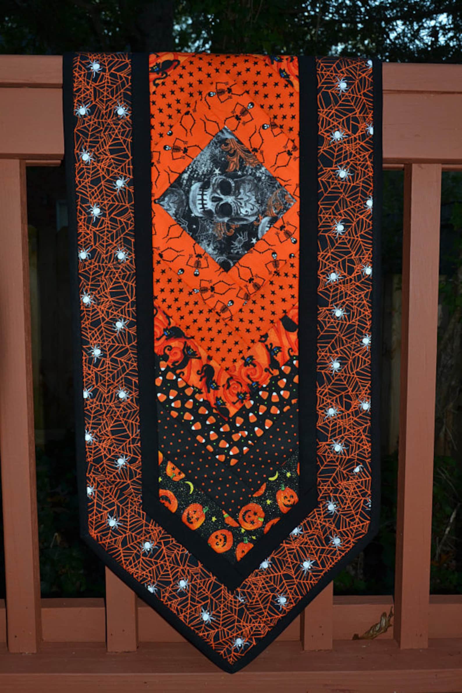 Skull Table Runner, Skull Quilt, Halloween Table Runner, Skeleton Quilt ...