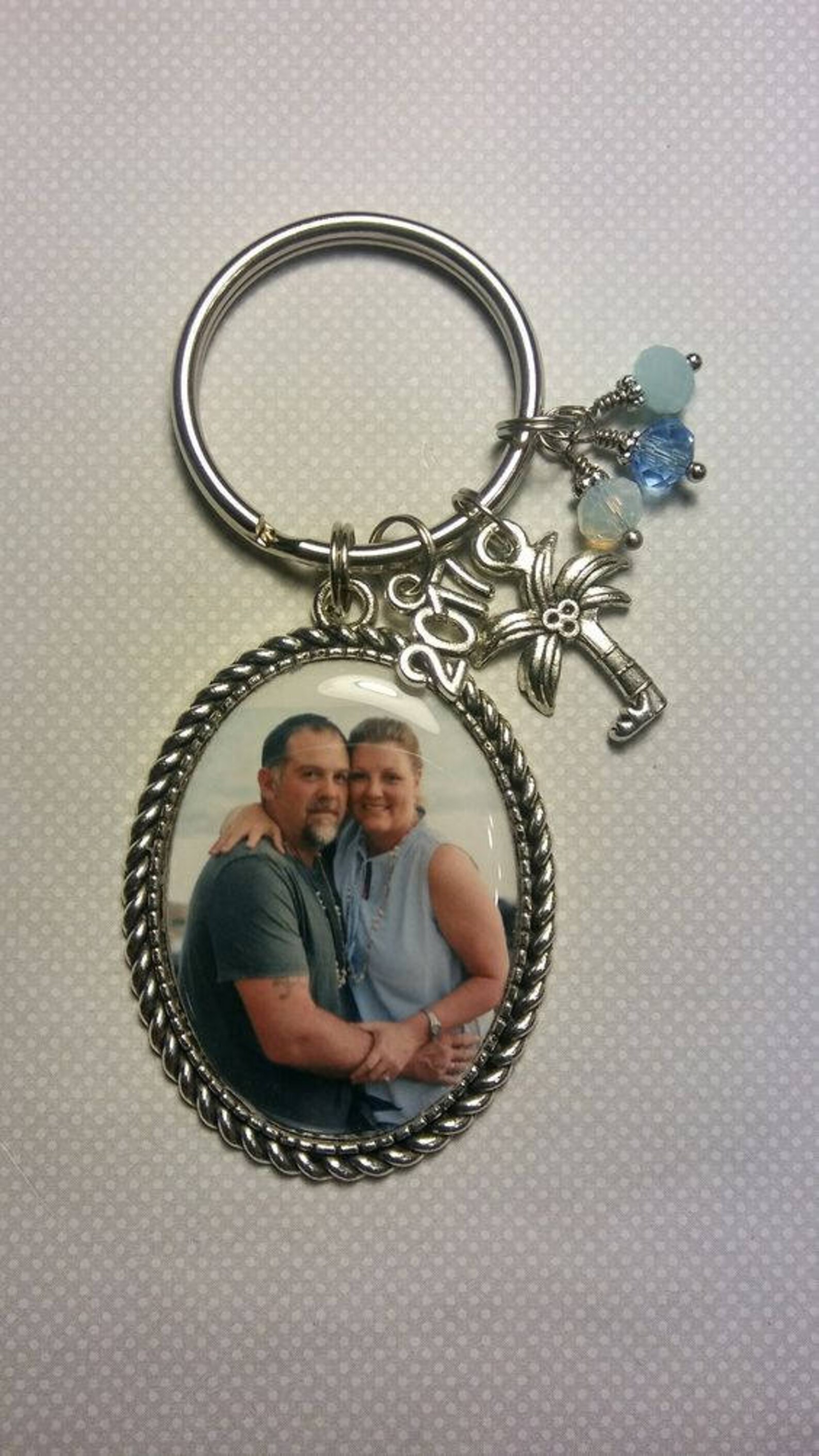 Personalized Family Couple Vacation Key Chain With Charms 30x40 Oval ...