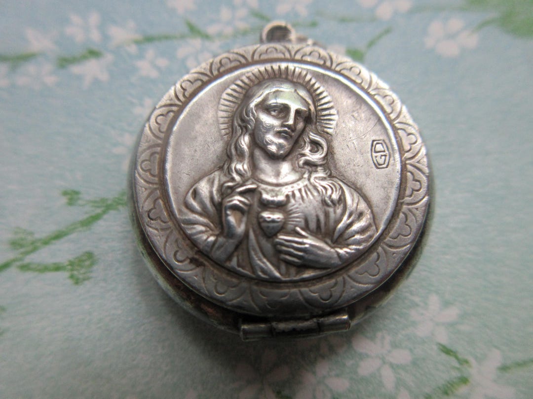 Vintage Deco Religious Locket Rosary Holder , Sacred Heart of Jesus - Etsy
