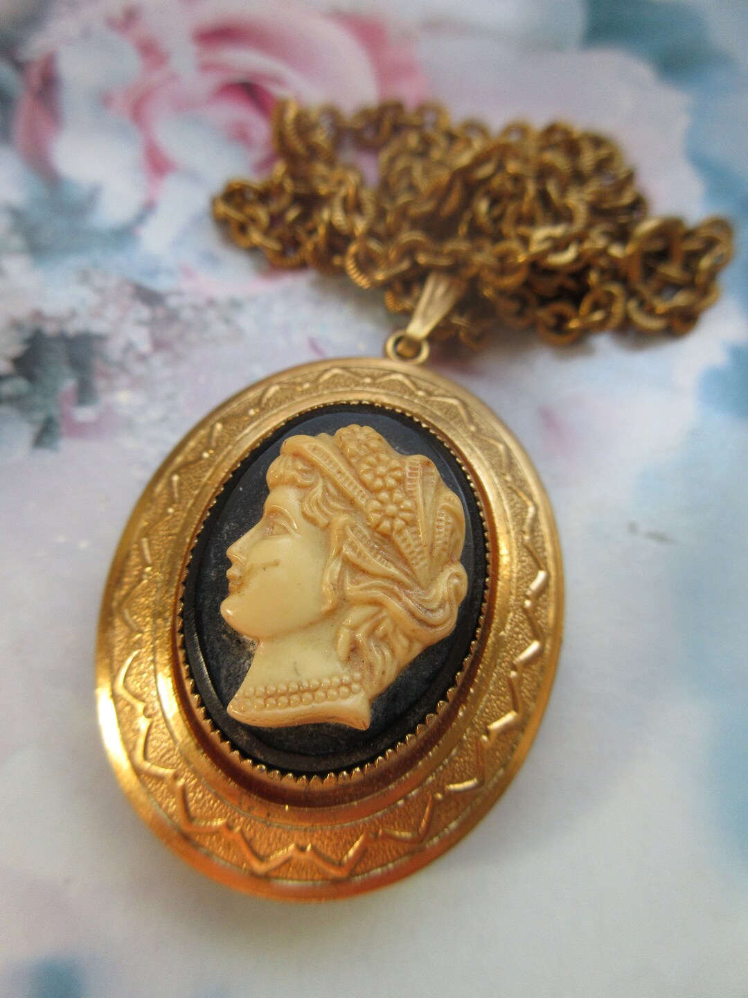 Vintage Cameo Locket Necklace Costume Jewelry - Etsy