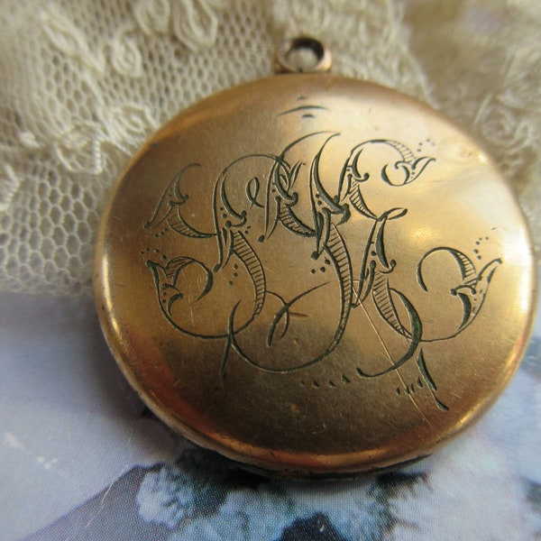 Gold Filled Locket - Etsy
