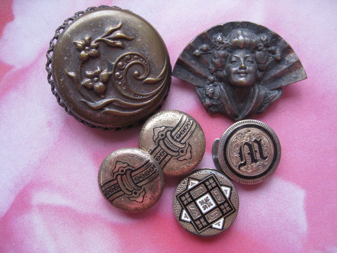 Victorian Lot for Crafts or Redesign - Antique Buttons - Victorian ...