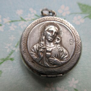 Vintage Deco Religious Locket Rosary Holder , Sacred Heart of Jesus - Etsy