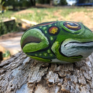 Hand-painted Frog Rock: Garden Decor Gift - Etsy