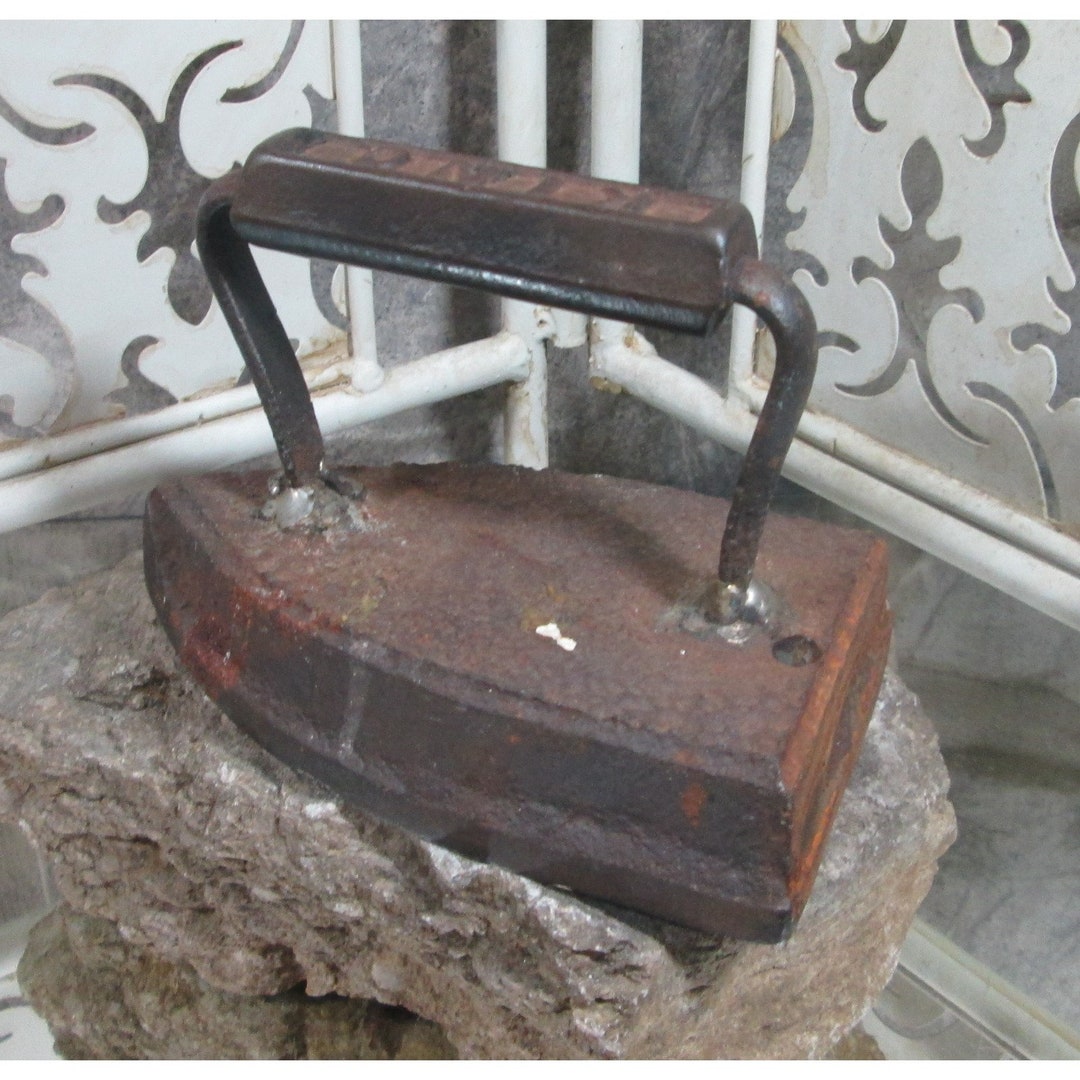 Antique King Cast Iron Clothing Flat Iron - Etsy