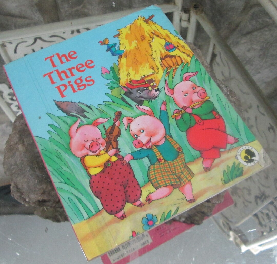 Vintage Children's Book the Three Pigs by Stephanie C. Oda - Etsy