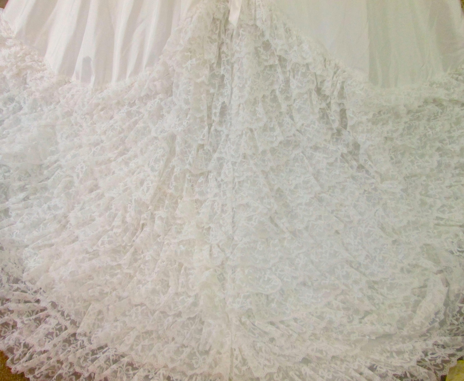 Vintage 80's Ruffled Train Wedding Dress - Etsy